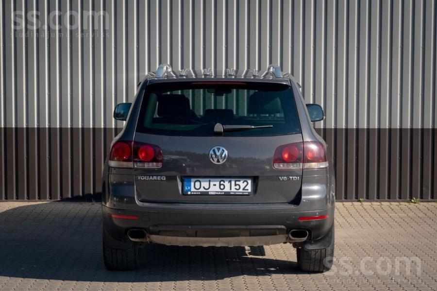 Pelēks Volkswagen Touareg 2007 Talsi, ar dzinēja tilpumu 3.00 L un nobraukumu 338 tūkst. km par 4990 €, foto 6 vietnē AUTOMOTO.COM.LV