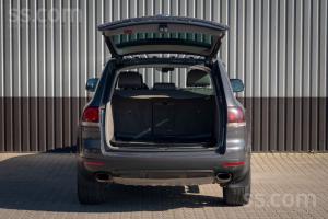 Pelēks Volkswagen Touareg 2007 Talsi, ar dzinēja tilpumu 3.00 L un nobraukumu 338 tūkst. km par 4990 €, foto 7 vietnē AUTOMOTO.COM.LV