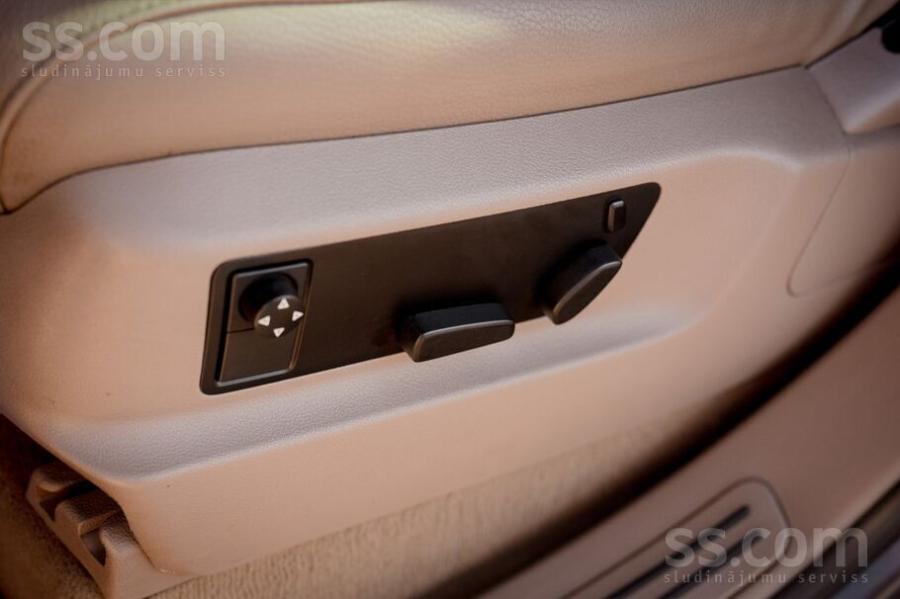 Pelēks Volkswagen Touareg 2007 Talsi, ar dzinēja tilpumu 3.00 L un nobraukumu 338 tūkst. km par 4990 €, foto 15 vietnē AUTOMOTO.COM.LV