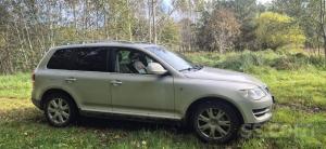 Pelēks Volkswagen Touareg 2007 Liepāja, ar dzinēja tilpumu 3.00 L un nobraukumu 410 tūkst. km par 1950 €, foto 5 vietnē AUTOMOTO.COM.LV