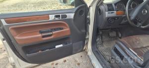 Pelēks Volkswagen Touareg 2007 Liepāja, ar dzinēja tilpumu 3.00 L un nobraukumu 410 tūkst. km par 1950 €, foto 14 vietnē AUTOMOTO.COM.LV