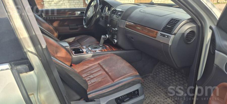 Pelēks Volkswagen Touareg 2007 Liepāja, ar dzinēja tilpumu 3.00 L un nobraukumu 410 tūkst. km par 1950 €, foto 16 vietnē AUTOMOTO.COM.LV