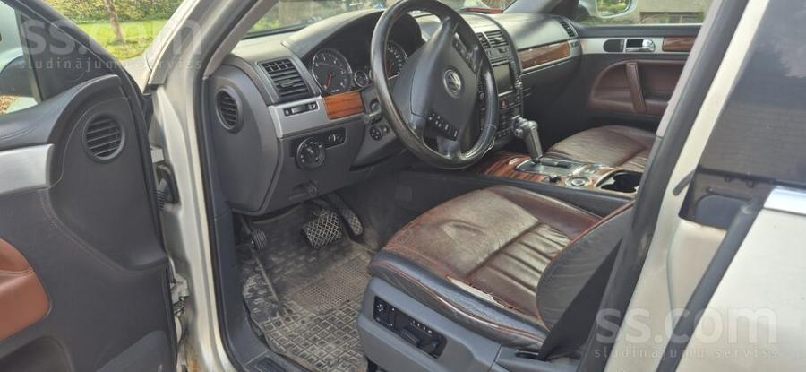 Pelēks Volkswagen Touareg 2007 Liepāja, ar dzinēja tilpumu 3.00 L un nobraukumu 410 tūkst. km par 1950 €, foto 18 vietnē AUTOMOTO.COM.LV