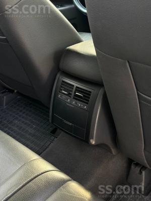 Grey Volkswagen Touareg 2007 in Valmiera, with an engine capacity of 3.00 L and mileage of 375 thousand km for 4550 €, photo 12 on AUTOMOTO.COM.LV