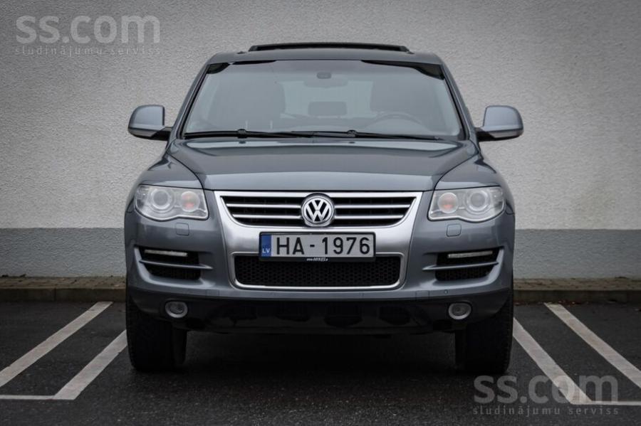 Pelēks Volkswagen Touareg 2008 Rīga, ar dzinēja tilpumu 3.00 L un nobraukumu 0 tūkst. km par 5990 €, foto 2 vietnē AUTOMOTO.COM.LV
