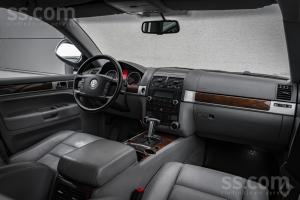Pelēks Volkswagen Touareg 2008 Rīga, ar dzinēja tilpumu 3.00 L un nobraukumu 0 tūkst. km par 5990 €, foto 13 vietnē AUTOMOTO.COM.LV