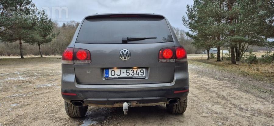 Pelēks Volkswagen Touareg 2008 Preiļi, ar dzinēja tilpumu 2.50 L un nobraukumu 297 tūkst. km par 3666 €, foto 4 vietnē AUTOMOTO.COM.LV