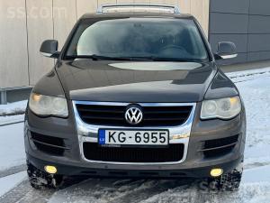 Grey Volkswagen Touareg 2008 in Riga, with an engine capacity of 2.50 L and mileage of 0 thousand km for 3550 €, photo 3 on AUTOMOTO.COM.LV