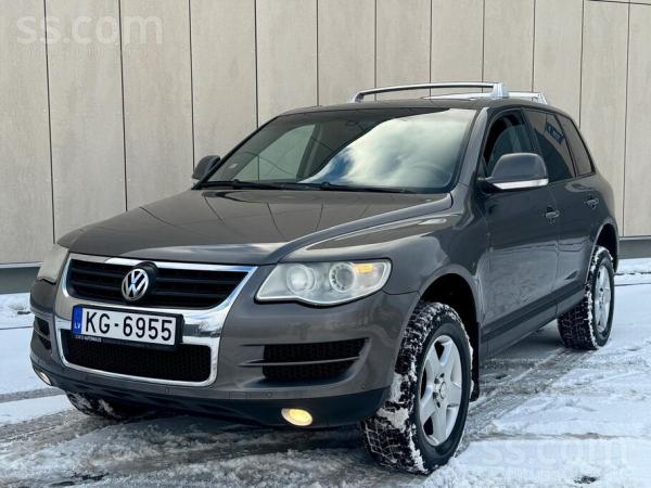 Grey Volkswagen Touareg 2008 in Riga, with an engine capacity of 2.50 L and mileage of 0 thousand km for 3550 €, photo 4 on AUTOMOTO.COM.LV