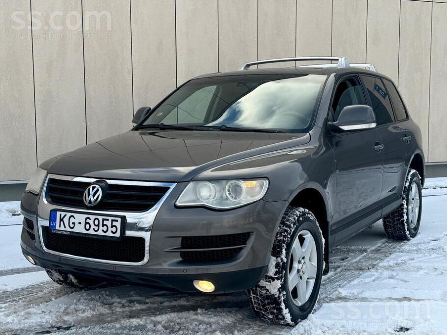 Grey Volkswagen Touareg 2008 in Riga, with an engine capacity of 2.50 L and mileage of 0 thousand km for 3550 €, photo 4 on AUTOMOTO.COM.LV