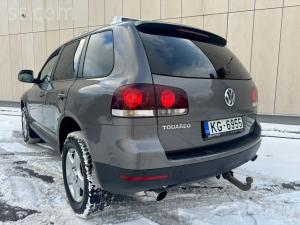 Grey Volkswagen Touareg 2008 in Riga, with an engine capacity of 2.50 L and mileage of 0 thousand km for 3550 €, photo 7 on AUTOMOTO.COM.LV