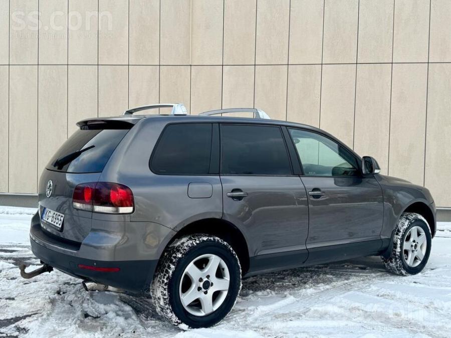 Grey Volkswagen Touareg 2008 in Riga, with an engine capacity of 2.50 L and mileage of 0 thousand km for 3550 €, photo 8 on AUTOMOTO.COM.LV