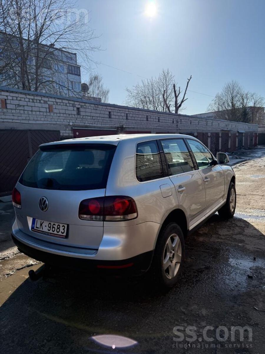 Серый Фольксваген Туарег 2008 в Елгава, объемом двигателя 2.50 л и пробегом 395 тыс. км за 2300 €, фото 6 на AUTOMOTO.COM.LV
