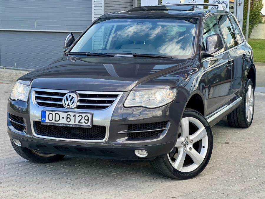 Pelēks Volkswagen Touareg 2008 Rīga, ar dzinēja tilpumu 3.00 L un nobraukumu 165 tūkst. km par 8800 €, foto 1 vietnē AUTOMOTO.COM.LV