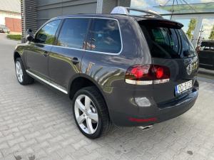 Pelēks Volkswagen Touareg 2008 Rīga, ar dzinēja tilpumu 3.00 L un nobraukumu 165 tūkst. km par 8800 €, foto 13 vietnē AUTOMOTO.COM.LV