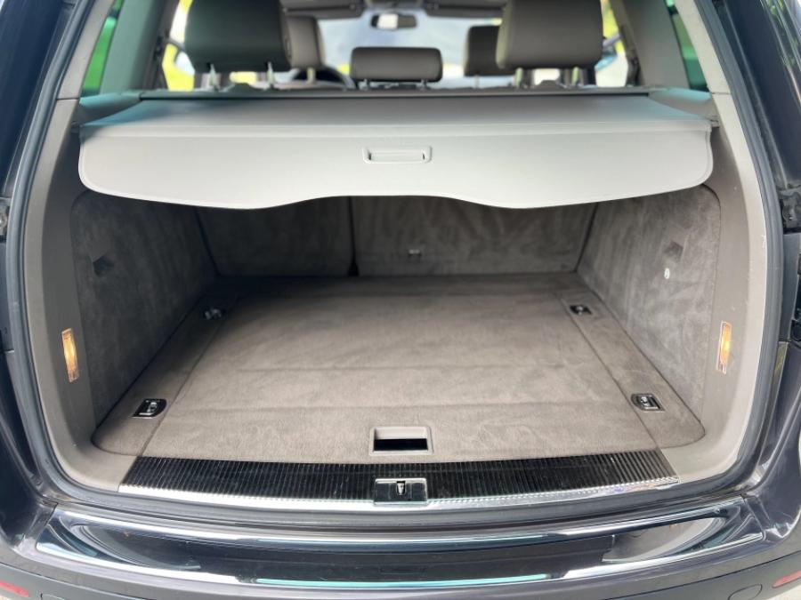 Pelēks Volkswagen Touareg 2008 Rīga, ar dzinēja tilpumu 3.00 L un nobraukumu 165 tūkst. km par 8800 €, foto 16 vietnē AUTOMOTO.COM.LV
