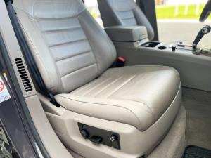 Pelēks Volkswagen Touareg 2008 Rīga, ar dzinēja tilpumu 3.00 L un nobraukumu 165 tūkst. km par 8800 €, foto 17 vietnē AUTOMOTO.COM.LV
