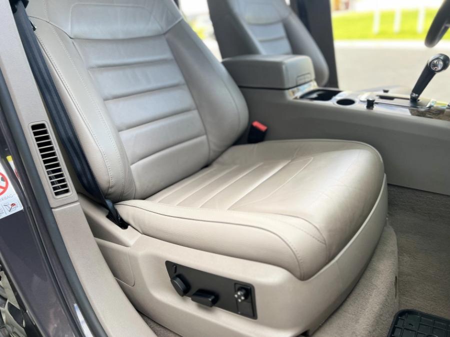 Pelēks Volkswagen Touareg 2008 Rīga, ar dzinēja tilpumu 3.00 L un nobraukumu 165 tūkst. km par 8800 €, foto 17 vietnē AUTOMOTO.COM.LV