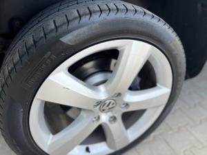 Pelēks Volkswagen Touareg 2008 Rīga, ar dzinēja tilpumu 3.00 L un nobraukumu 165 tūkst. km par 8800 €, foto 33 vietnē AUTOMOTO.COM.LV