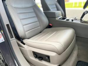 Grey Volkswagen Touareg 2008 in Jekabpils, with an engine capacity of 3.00 L and mileage of 165 thousand km for 8800 €, photo 17 on AUTOMOTO.COM.LV