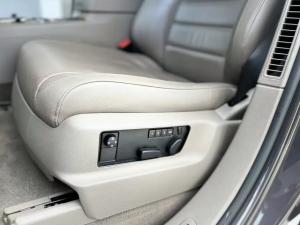 Grey Volkswagen Touareg 2008 in Jekabpils, with an engine capacity of 3.00 L and mileage of 165 thousand km for 8800 €, photo 21 on AUTOMOTO.COM.LV