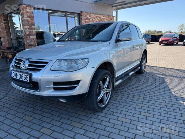 Grey Volkswagen Touareg 2008 in Talsi, with an engine capacity of 3.00 L and mileage of 0 thousand km for 5970 €, photo 1 on AUTOMOTO.COM.LV