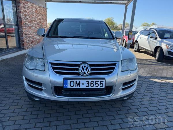 Grey Volkswagen Touareg 2008 in Talsi, with an engine capacity of 3.00 L and mileage of 0 thousand km for 5970 €, photo 2 on AUTOMOTO.COM.LV