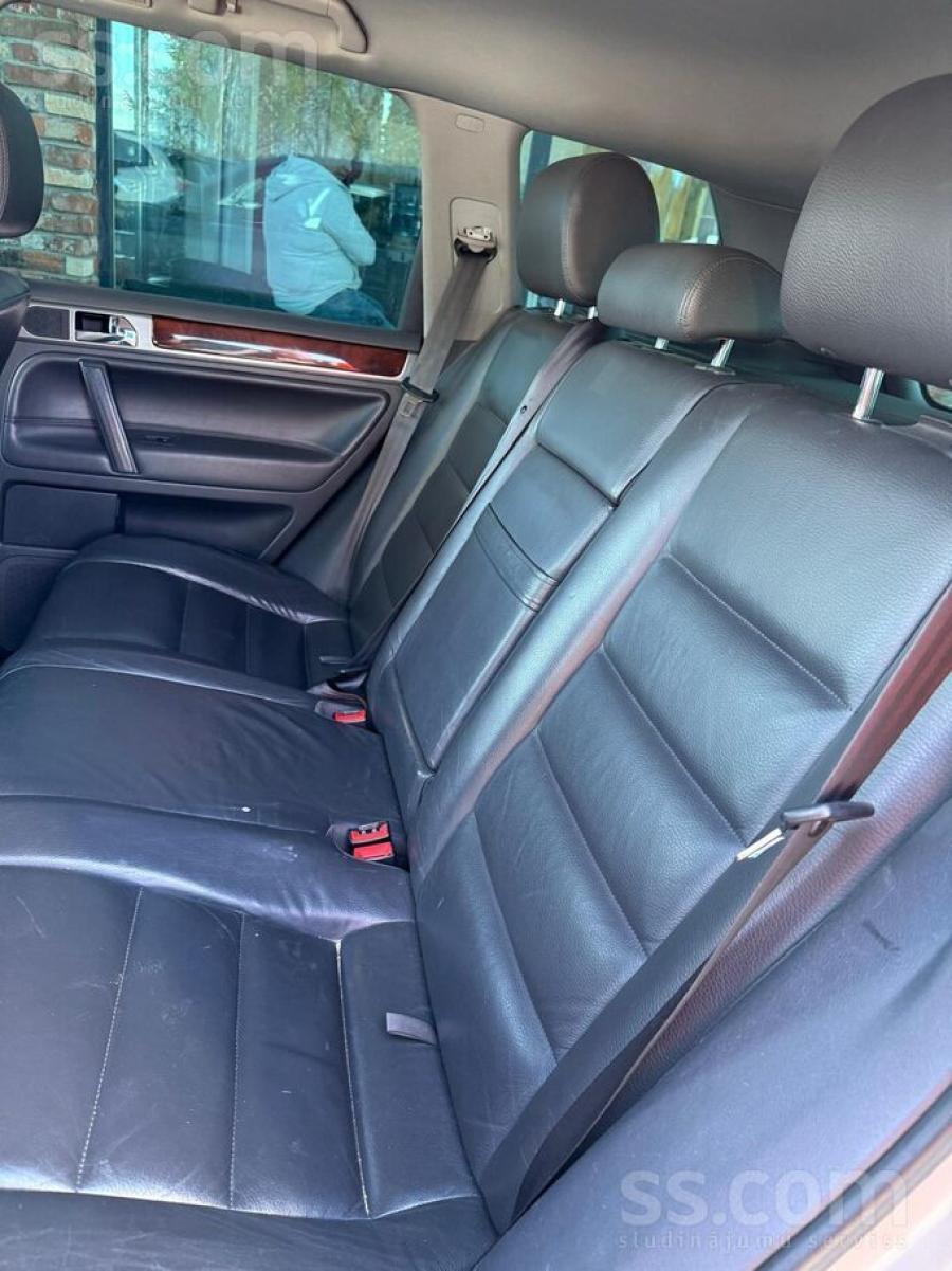 Pelēks Volkswagen Touareg 2008 Talsi, ar dzinēja tilpumu 3.00 L un nobraukumu 0 tūkst. km par 5970 €, foto 12 vietnē AUTOMOTO.COM.LV