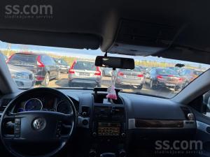 Pelēks Volkswagen Touareg 2008 Talsi, ar dzinēja tilpumu 3.00 L un nobraukumu 0 tūkst. km par 5970 €, foto 13 vietnē AUTOMOTO.COM.LV