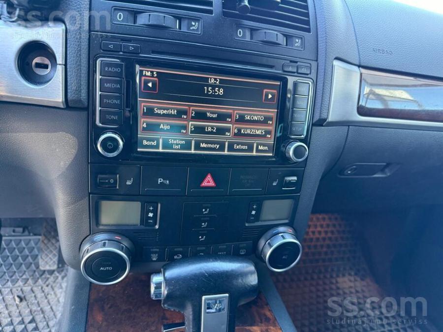 Pelēks Volkswagen Touareg 2008 Talsi, ar dzinēja tilpumu 3.00 L un nobraukumu 0 tūkst. km par 5970 €, foto 19 vietnē AUTOMOTO.COM.LV