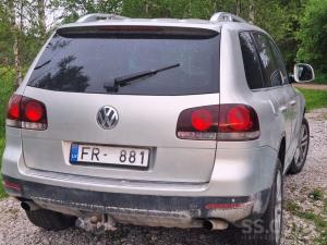 Pelēks Volkswagen Touareg 2008 Preiļi, ar dzinēja tilpumu 3.00 L un nobraukumu 361 tūkst. km par 3000 €, foto 4 vietnē AUTOMOTO.COM.LV