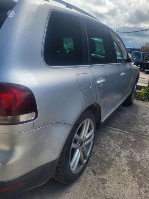 Pelēks Volkswagen Touareg 2008 Šauļi, ar dzinēja tilpumu 2.97 L un nobraukumu 300 tūkst. km par 2999 €, foto 3 vietnē AUTOMOTO.COM.LV