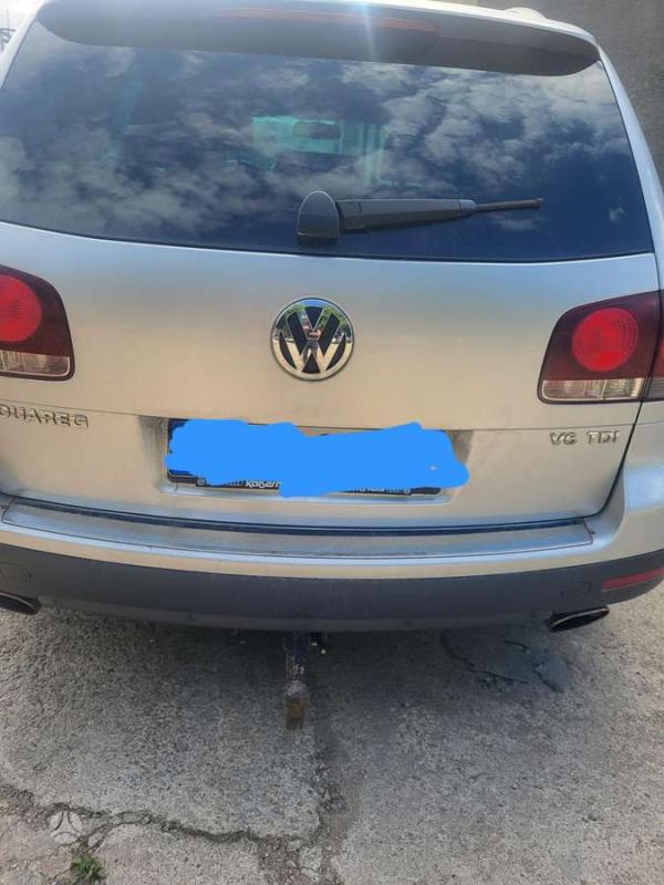 Pelēks Volkswagen Touareg 2008 Šauļi, ar dzinēja tilpumu 2.97 L un nobraukumu 300 tūkst. km par 2999 €, foto 4 vietnē AUTOMOTO.COM.LV
