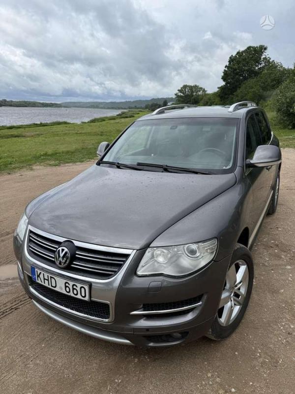 Grey Volkswagen Touareg 2008 in Kaunas, with an engine capacity of 2.97 L and mileage of 245 thousand km for 5500 €, photo 10 on AUTOMOTO.COM.LV