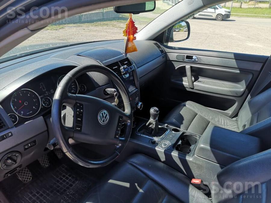 Pelēks Volkswagen Touareg 2008 Krāslava, ar dzinēja tilpumu 3.00 L un nobraukumu 240 tūkst. km par 6600 €, foto 6 vietnē AUTOMOTO.COM.LV