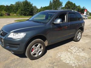 Pelēks Volkswagen Touareg 2008 Krāslava, ar dzinēja tilpumu 3.00 L un nobraukumu 240 tūkst. km par 6600 €, foto 7 vietnē AUTOMOTO.COM.LV