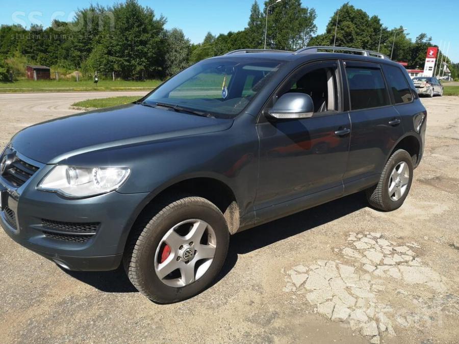 Pelēks Volkswagen Touareg 2008 Krāslava, ar dzinēja tilpumu 3.00 L un nobraukumu 240 tūkst. km par 6600 €, foto 7 vietnē AUTOMOTO.COM.LV