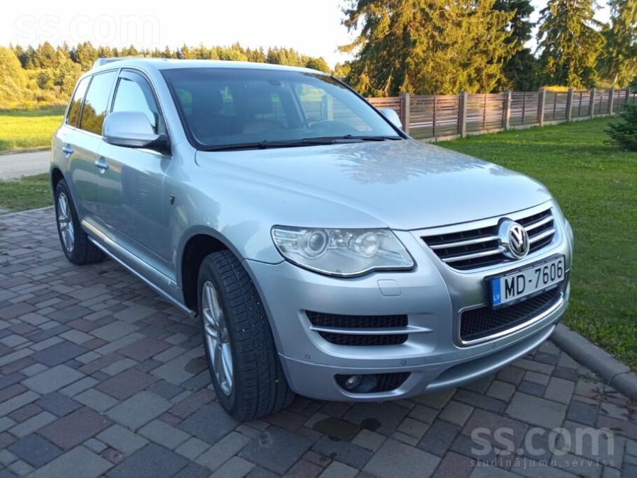 Pelēks Volkswagen Touareg 2008 Rēzekne, ar dzinēja tilpumu 3.00 L un nobraukumu 284 tūkst. km par 4700 €, foto 3 vietnē AUTOMOTO.COM.LV