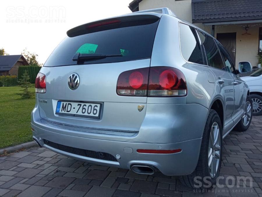 Pelēks Volkswagen Touareg 2008 Rēzekne, ar dzinēja tilpumu 3.00 L un nobraukumu 284 tūkst. km par 4700 €, foto 4 vietnē AUTOMOTO.COM.LV
