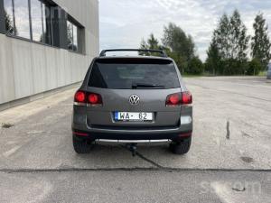 Grey Volkswagen Touareg 2008 in Riga, with an engine capacity of 2.50 L and mileage of 291 thousand km for 3600 €, photo 7 on AUTOMOTO.COM.LV