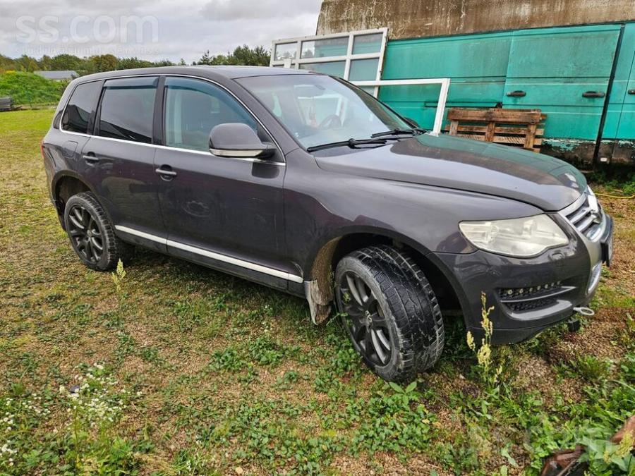 Pelēks Volkswagen Touareg 2008 Jēkabpils, ar dzinēja tilpumu 3.00 L un nobraukumu 550 tūkst. km par 1800 €, foto 4 vietnē AUTOMOTO.COM.LV