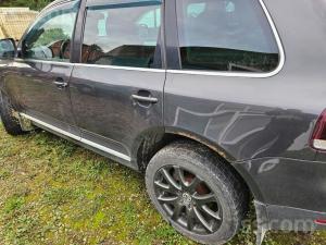 Pelēks Volkswagen Touareg 2008 Jēkabpils, ar dzinēja tilpumu 3.00 L un nobraukumu 550 tūkst. km par 1800 €, foto 6 vietnē AUTOMOTO.COM.LV