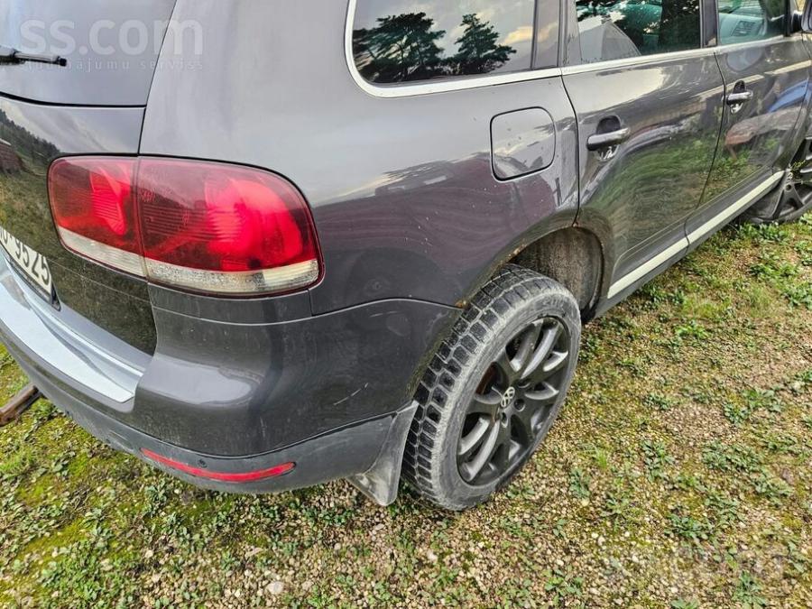 Pelēks Volkswagen Touareg 2008 Jēkabpils, ar dzinēja tilpumu 3.00 L un nobraukumu 550 tūkst. km par 1800 €, foto 7 vietnē AUTOMOTO.COM.LV