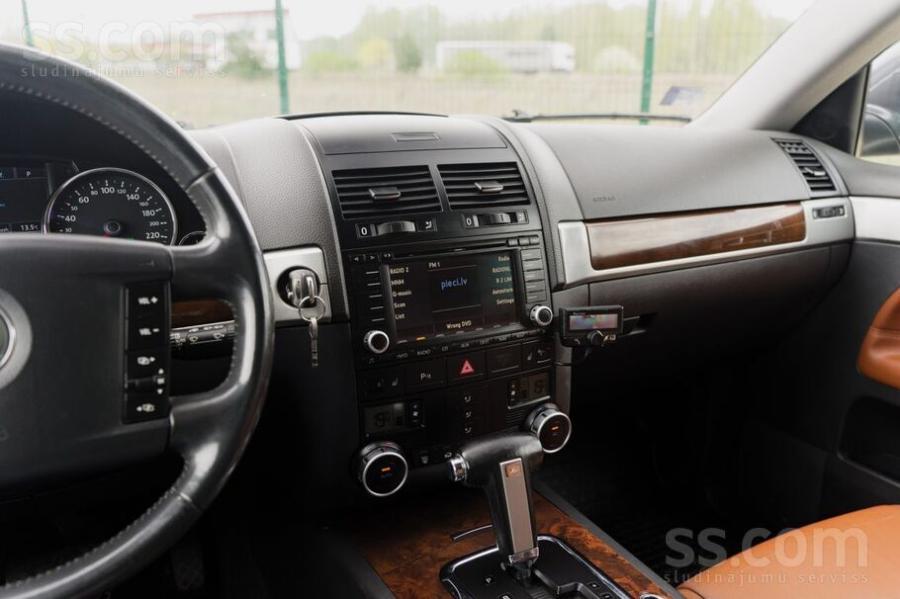 Pelēks Volkswagen Touareg 2009 Rīga, ar dzinēja tilpumu 3.00 L un nobraukumu 0 tūkst. km par 8490 €, foto 19 vietnē AUTOMOTO.COM.LV