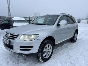 Grey Volkswagen Touareg 2009 in Kaunas, with an engine capacity of 2.97 L and mileage of 208 thousand km for 4650 €, photo  on AUTOMOTO.COM.LV