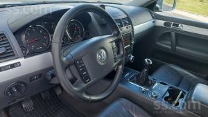 Grey Volkswagen Touareg 2009 in Riga, with an engine capacity of 3.00 L and mileage of 343 thousand km for 4990 €, photo 4 on AUTOMOTO.COM.LV