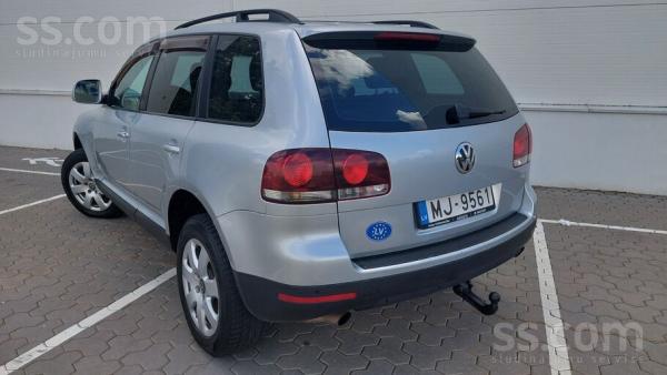 Pelēks Volkswagen Touareg 2009 Rīga, ar dzinēja tilpumu 3.00 L un nobraukumu 343 tūkst. km par 4990 €, foto 6 vietnē AUTOMOTO.COM.LV