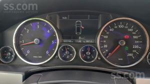 Grey Volkswagen Touareg 2009 in Riga, with an engine capacity of 3.00 L and mileage of 343 thousand km for 4990 €, photo 21 on AUTOMOTO.COM.LV