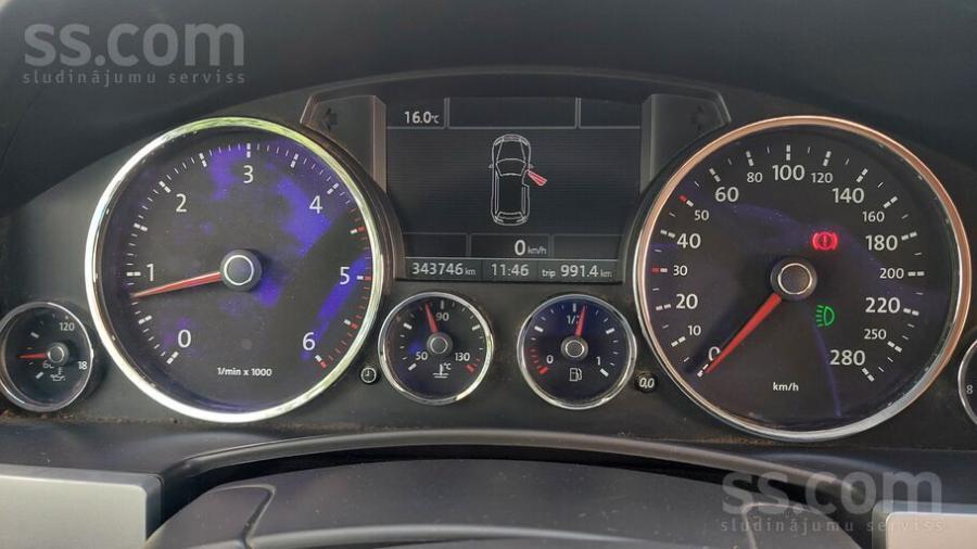 Grey Volkswagen Touareg 2009 in Riga, with an engine capacity of 3.00 L and mileage of 343 thousand km for 4990 €, photo 21 on AUTOMOTO.COM.LV