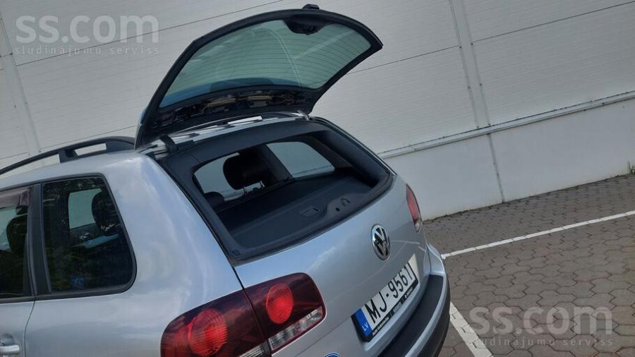Grey Volkswagen Touareg 2009 in Riga, with an engine capacity of 3.00 L and mileage of 343 thousand km for 4990 €, photo 34 on AUTOMOTO.COM.LV